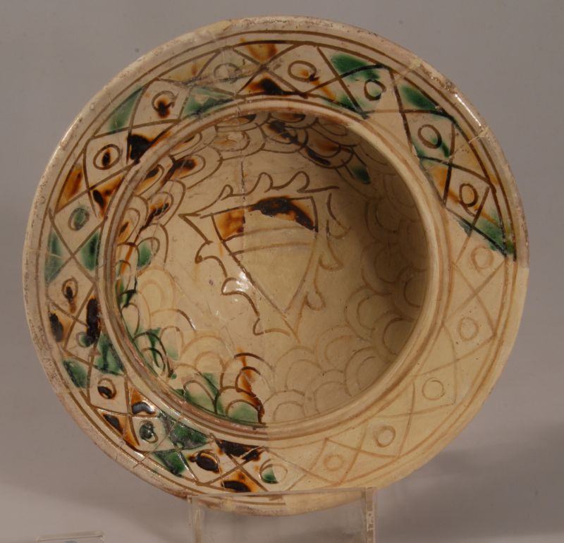 Bowl from northern Syria decorated with a shield motif | The Israel ...