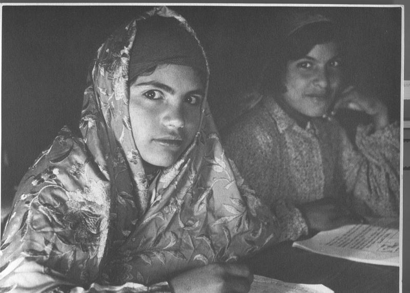 Girls from Bukhara learning Hebrew, Jerusalem | The Israel Museum ...